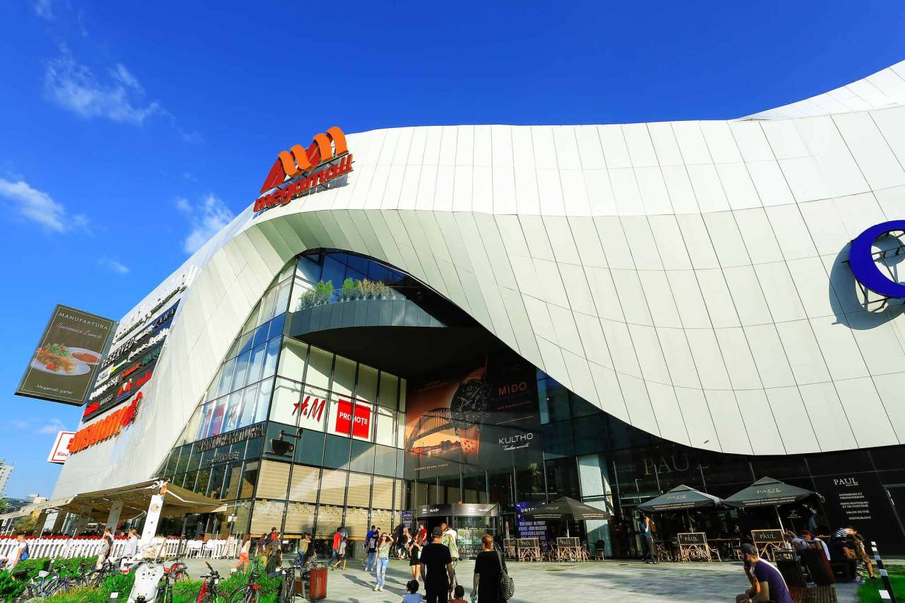 Măsuri speciale în centrele comerciale - LifeNews.ro