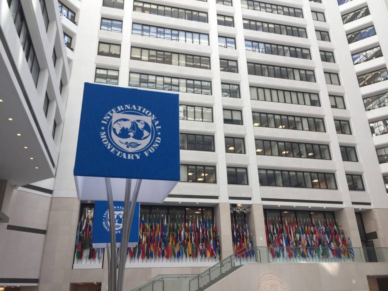 FMI World Economic Outlook: Economia nu va intra în recesiune